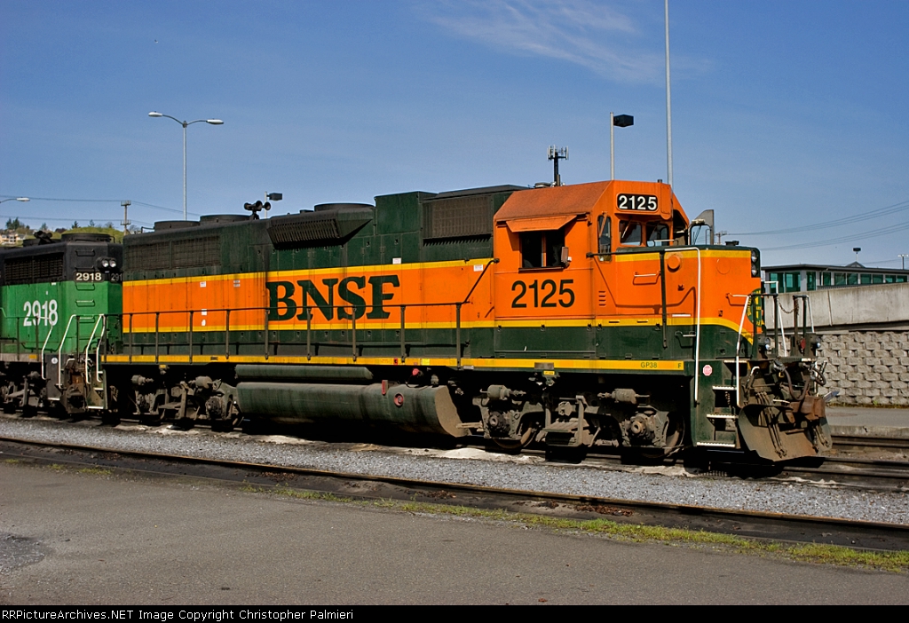 BNSF 2125